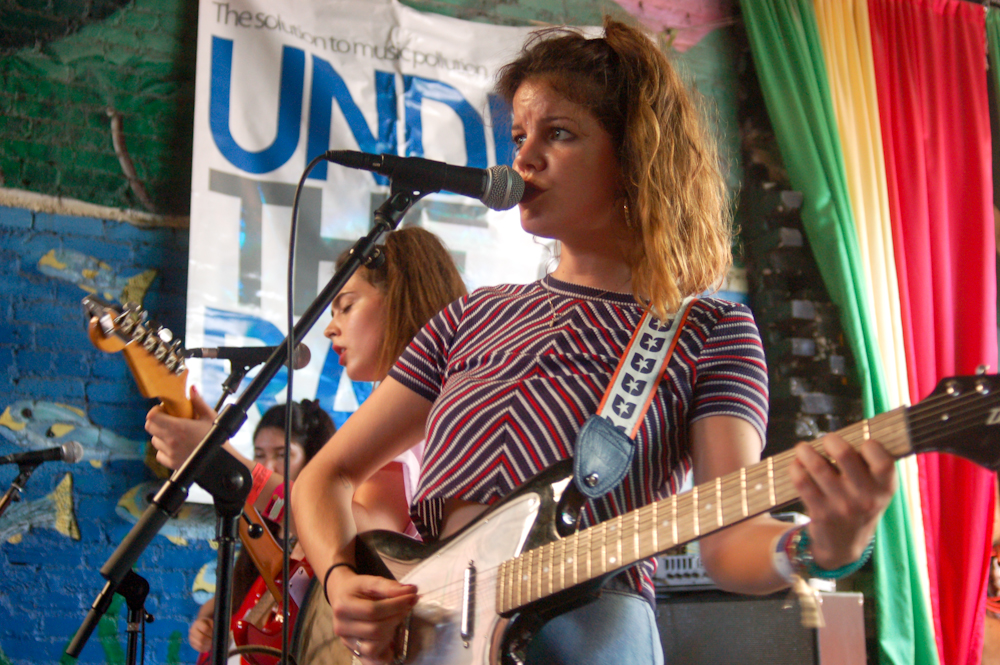 Hinds Add a Tropical Pop Element to Their Garage Rock Sound in New ...