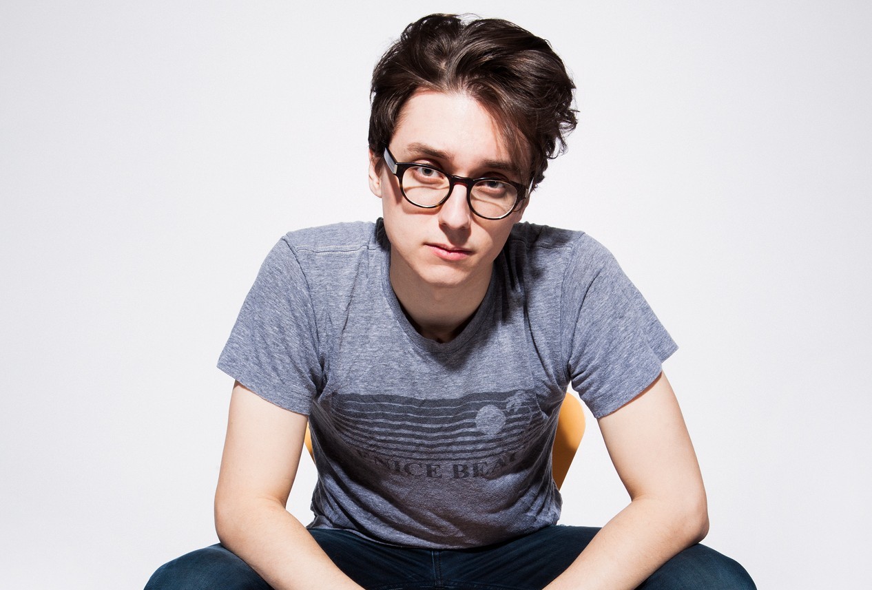 mxdwn Premiere: Elliot Moss Releases In-Studio Video for Pulsating Song ...