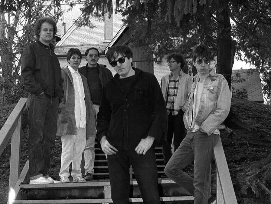 mxdwn PREMIERE: The Feelies Side Project Yung Wu Releases Title Track ...