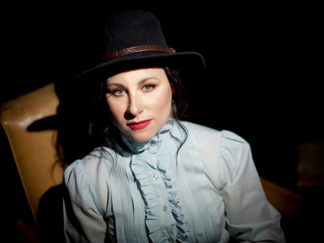 mxdwn PREMIERE: Shealee Looks at the "World Outside My Window" In New ...