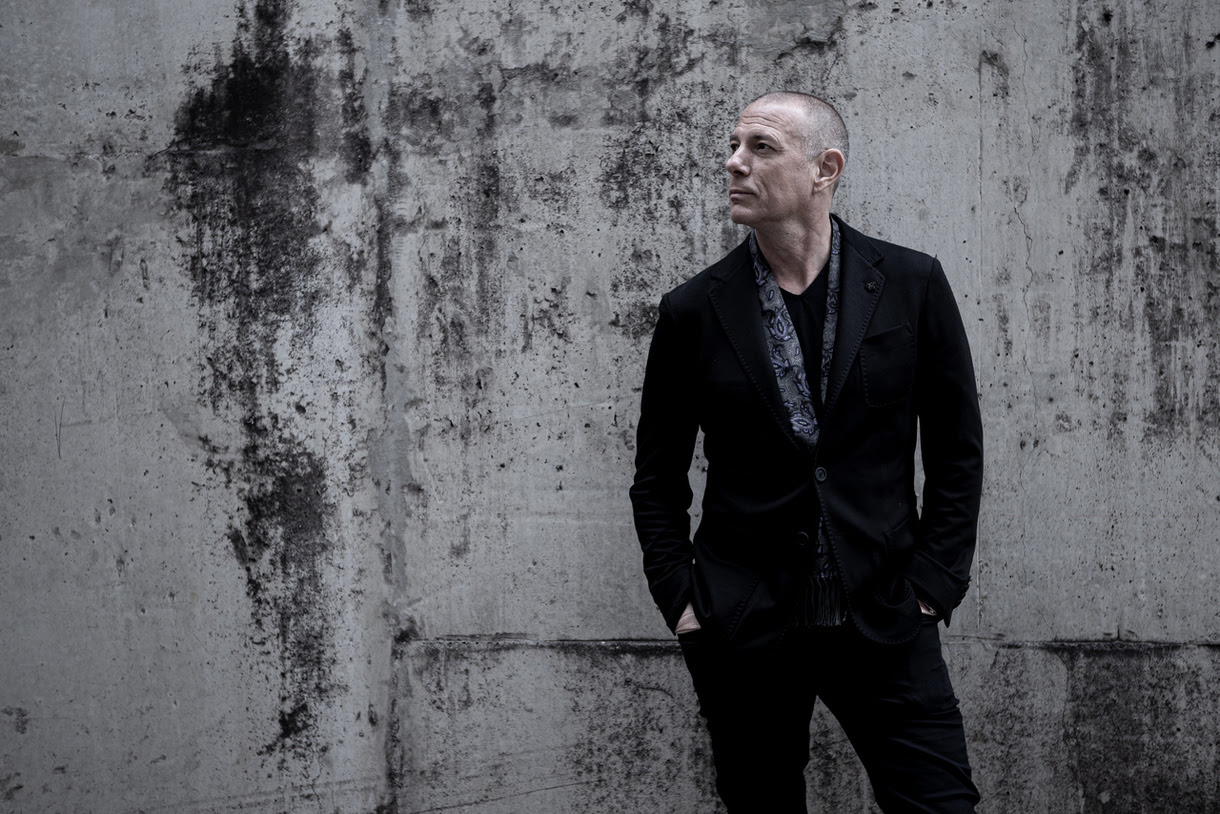 Thievery Corporation's Eric Hilton Releases Chilled Out Debut Solo ...